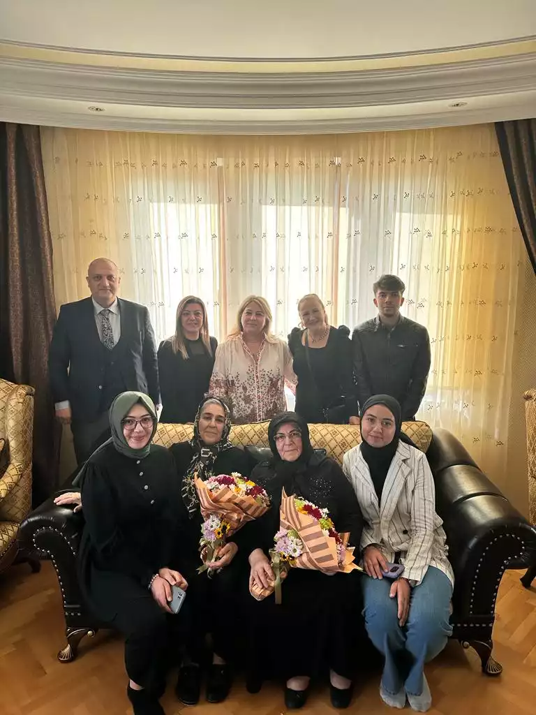 Sosyal ve Kültürel Faaliyetler Komisyonu Koordinatörü ve Üyeleri ...